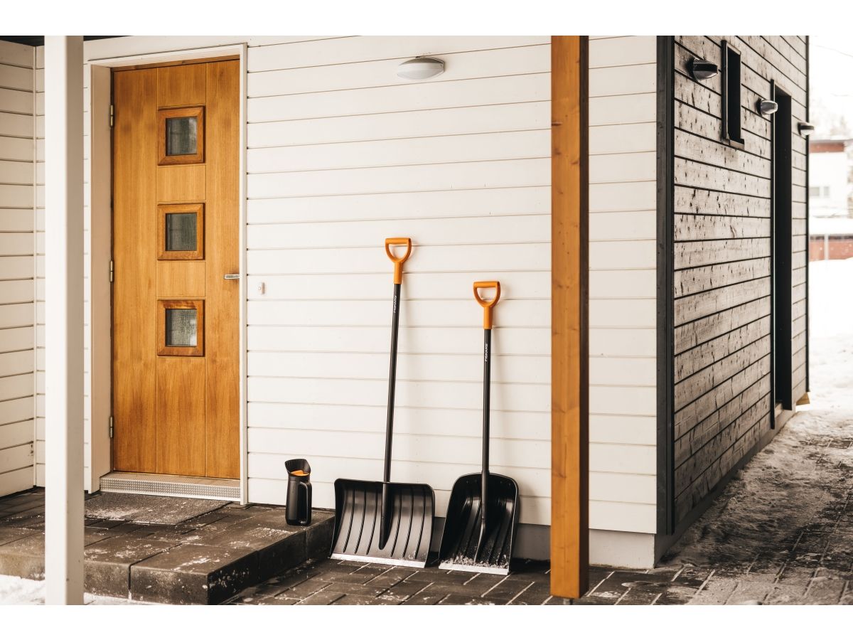 Лопата снеговая Solid FISKARS - Садовая техника и инструменты